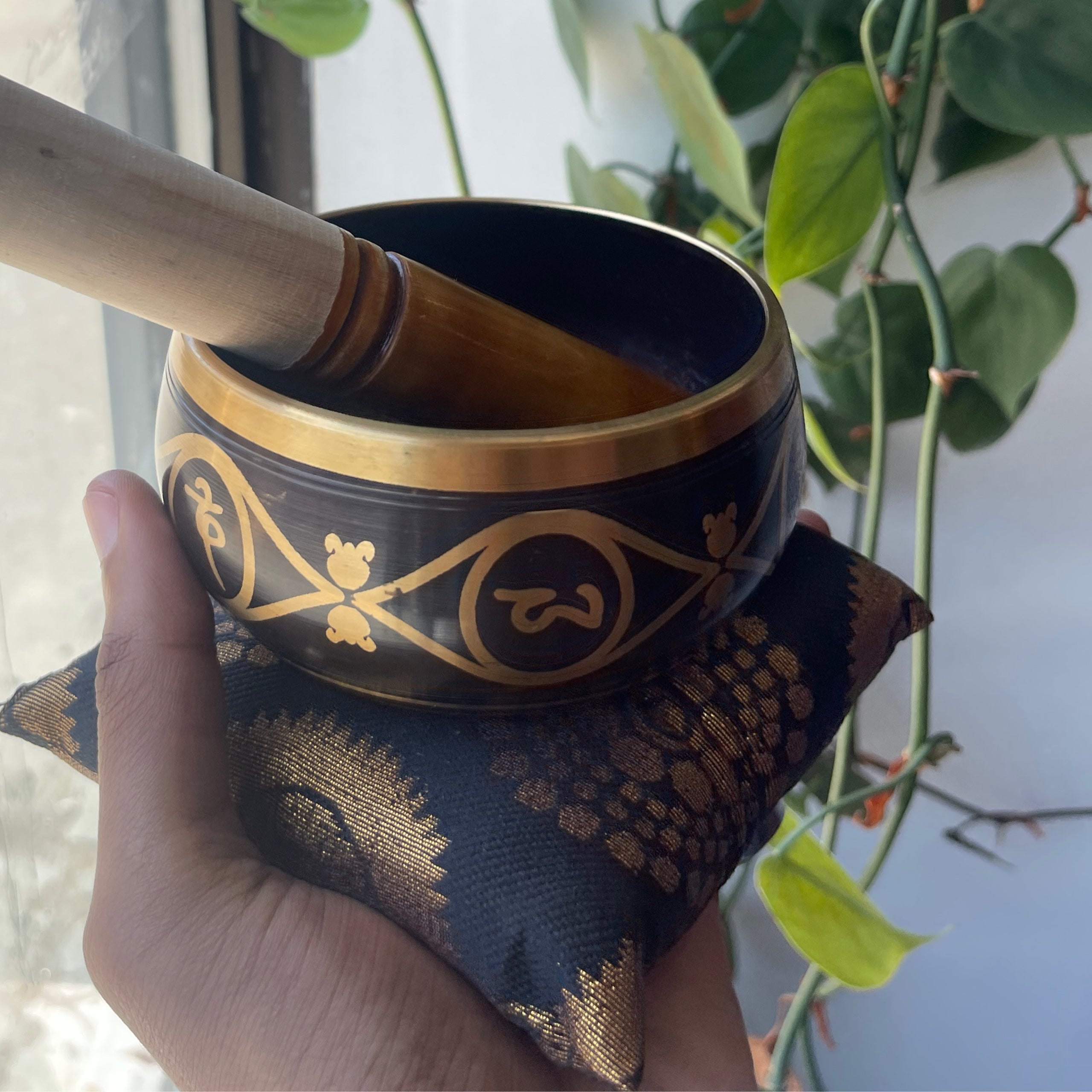 Black Tree of Life Tibetan Singing Bowl | Body, Stone and Soul